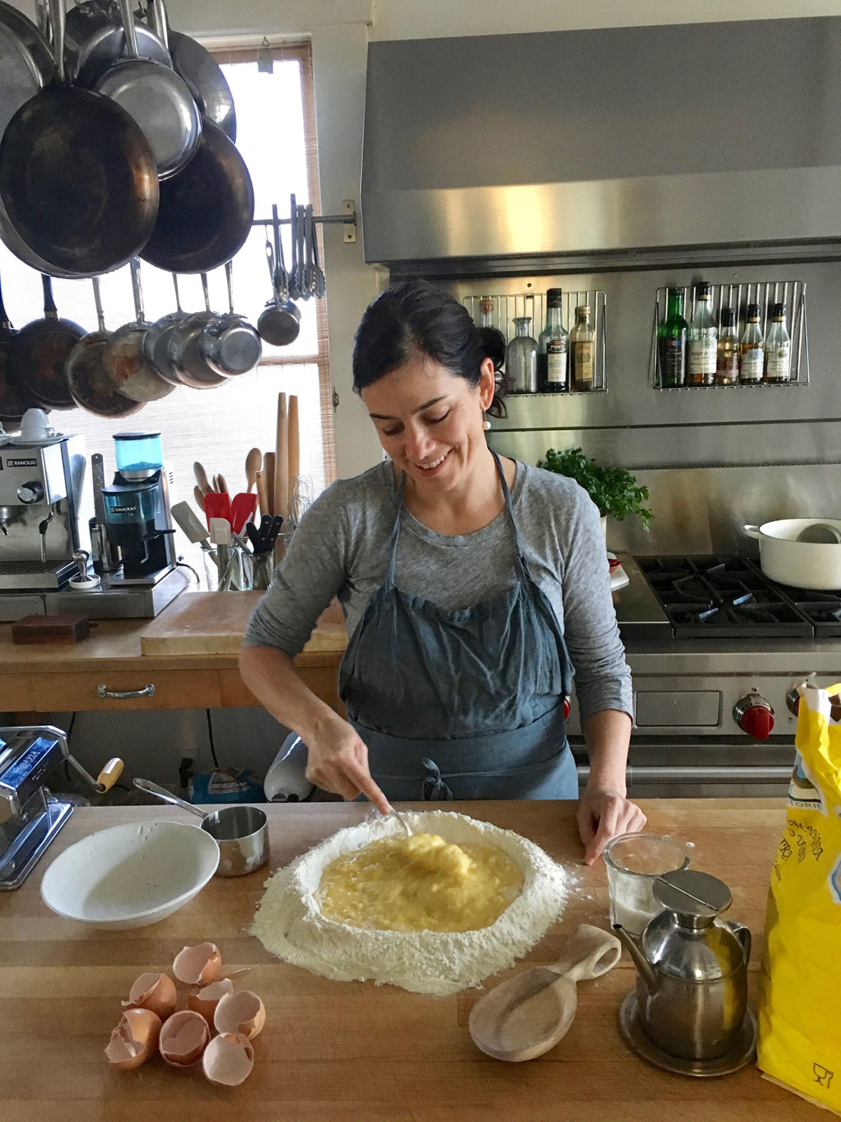 How You Host 001 : with Julie Ann Marr - A Daily Something